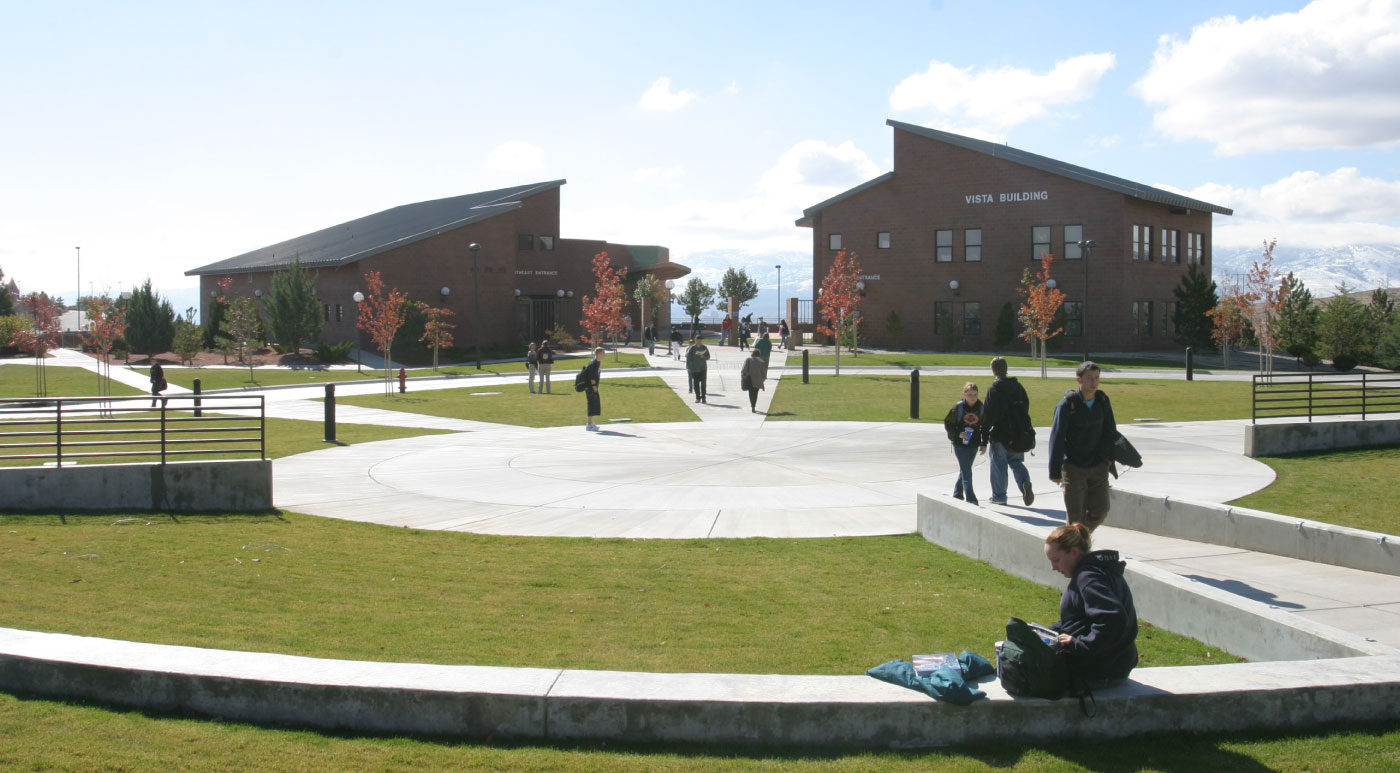 30 Accredited Online Colleges for Real Estate